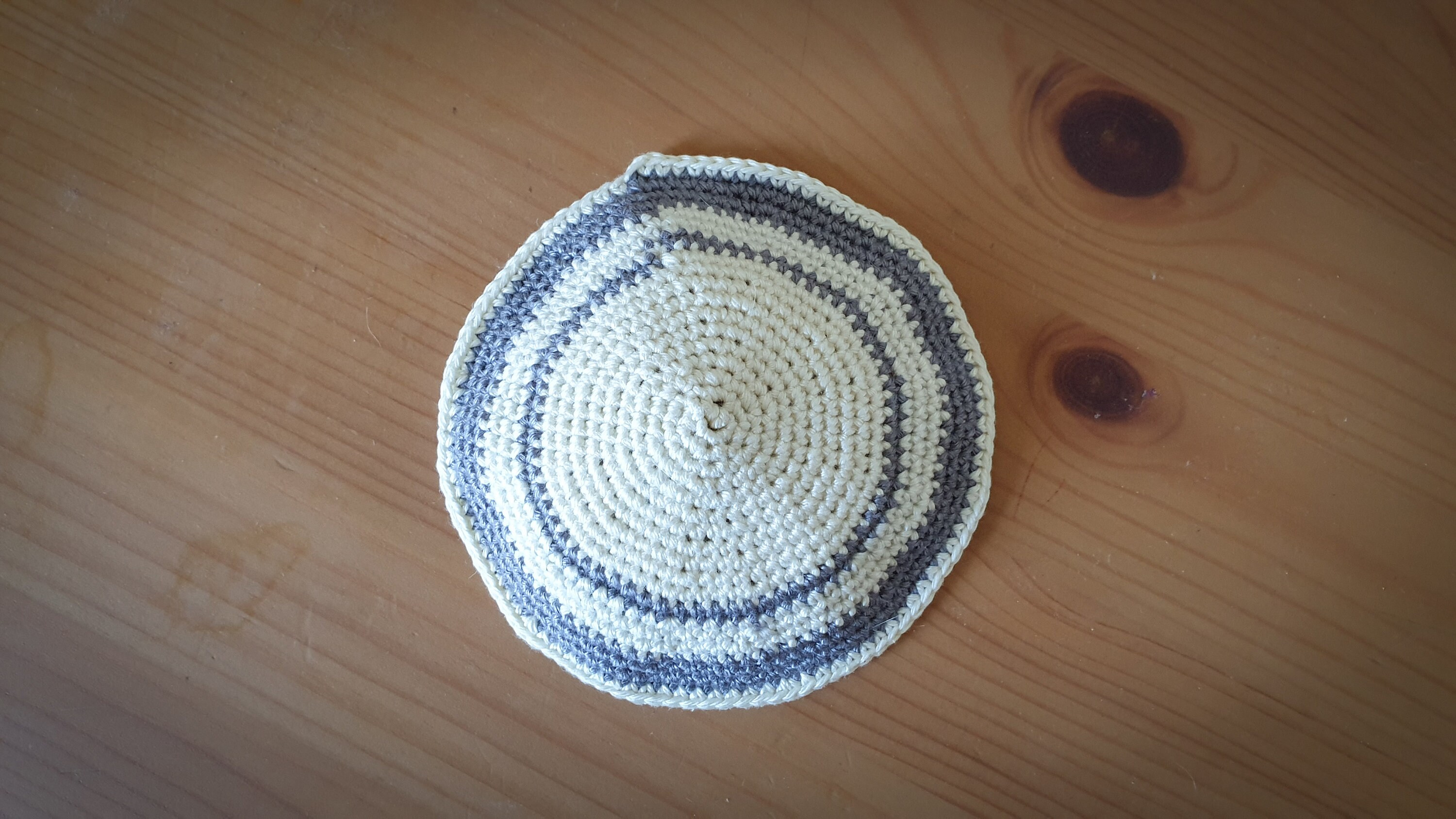 Small White and Gray Yarmulke Kippah - Etsy