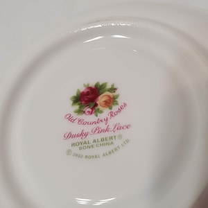 Royal Albert Old Country Roses Dusky Pink Lace Chintz Teacup and Saucer ...