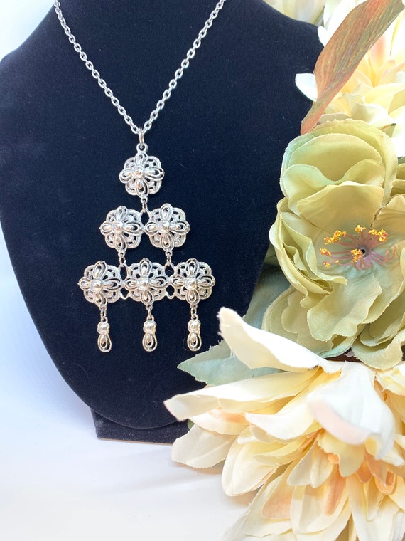 Elegant Tier Drop Diamonds 14K White Gold Necklace - Gem