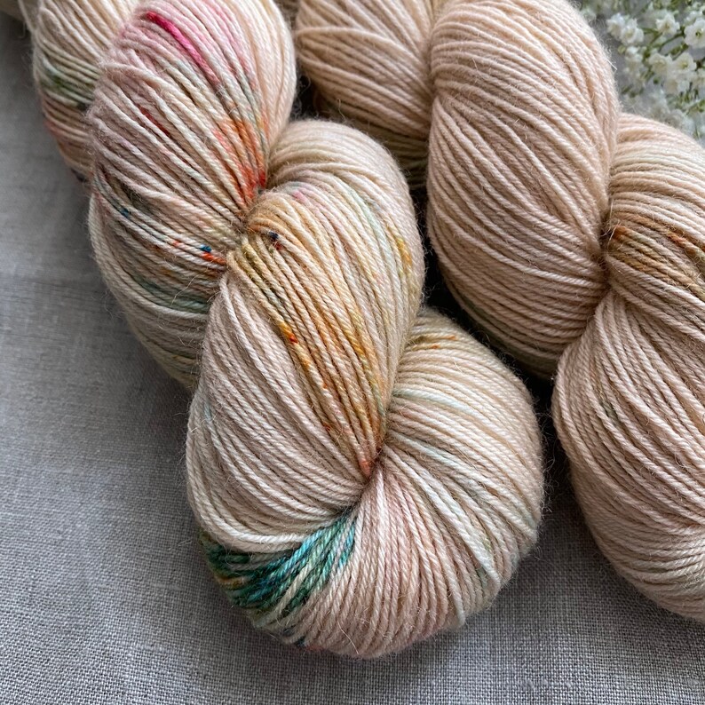 Sewing & Fiber HAND-DYED original colors NATURAL 100% Merino yarn ...