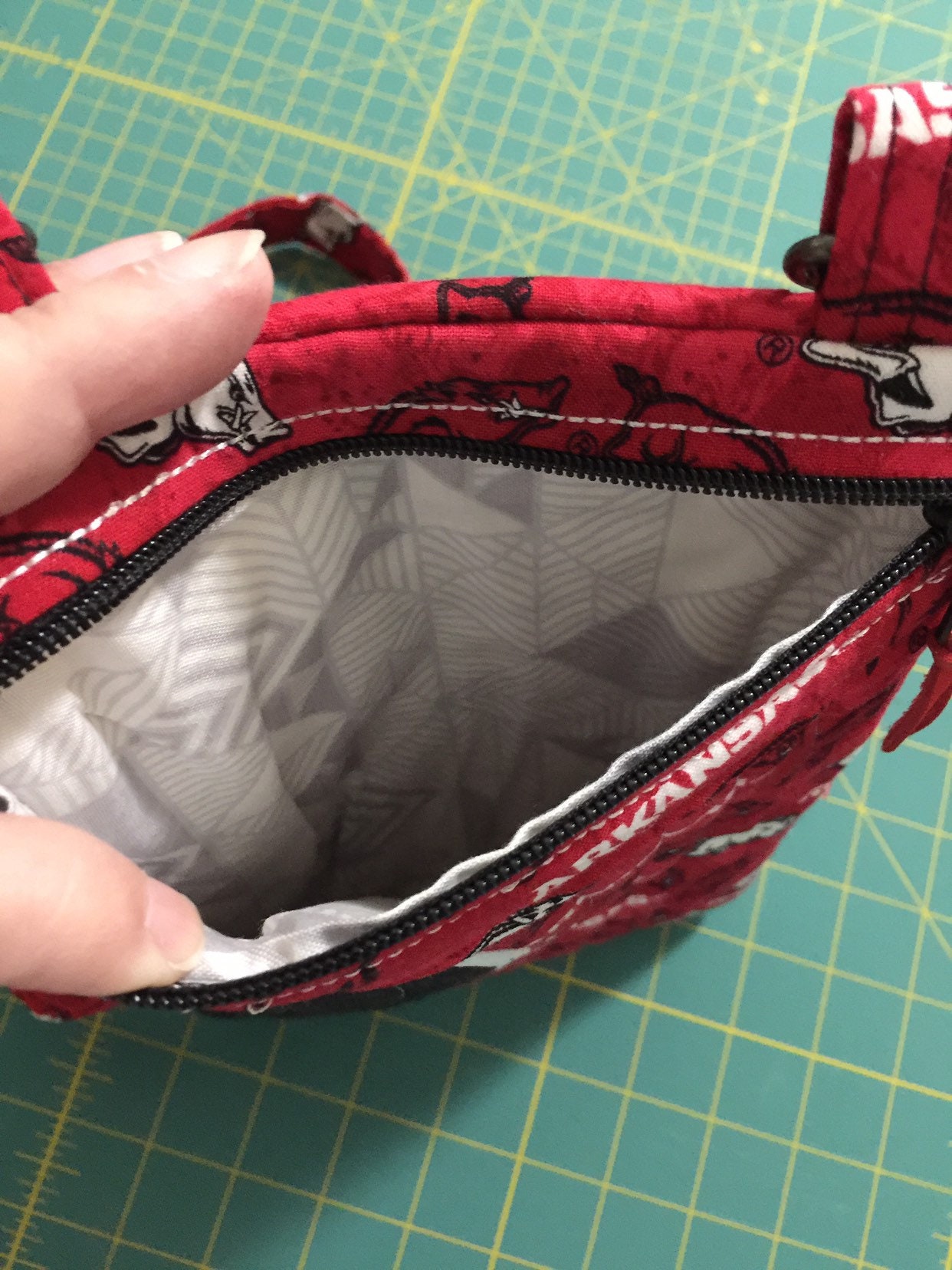 University Of Arkansas Razorback Quilted Cross Body Purse 9 12 X 6 Cotton Fabric Purse
