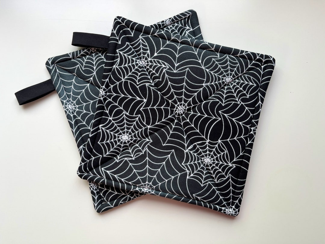 Spider Webs / Pot Holders / Trivets / Set of 2 / Black / White - Etsy