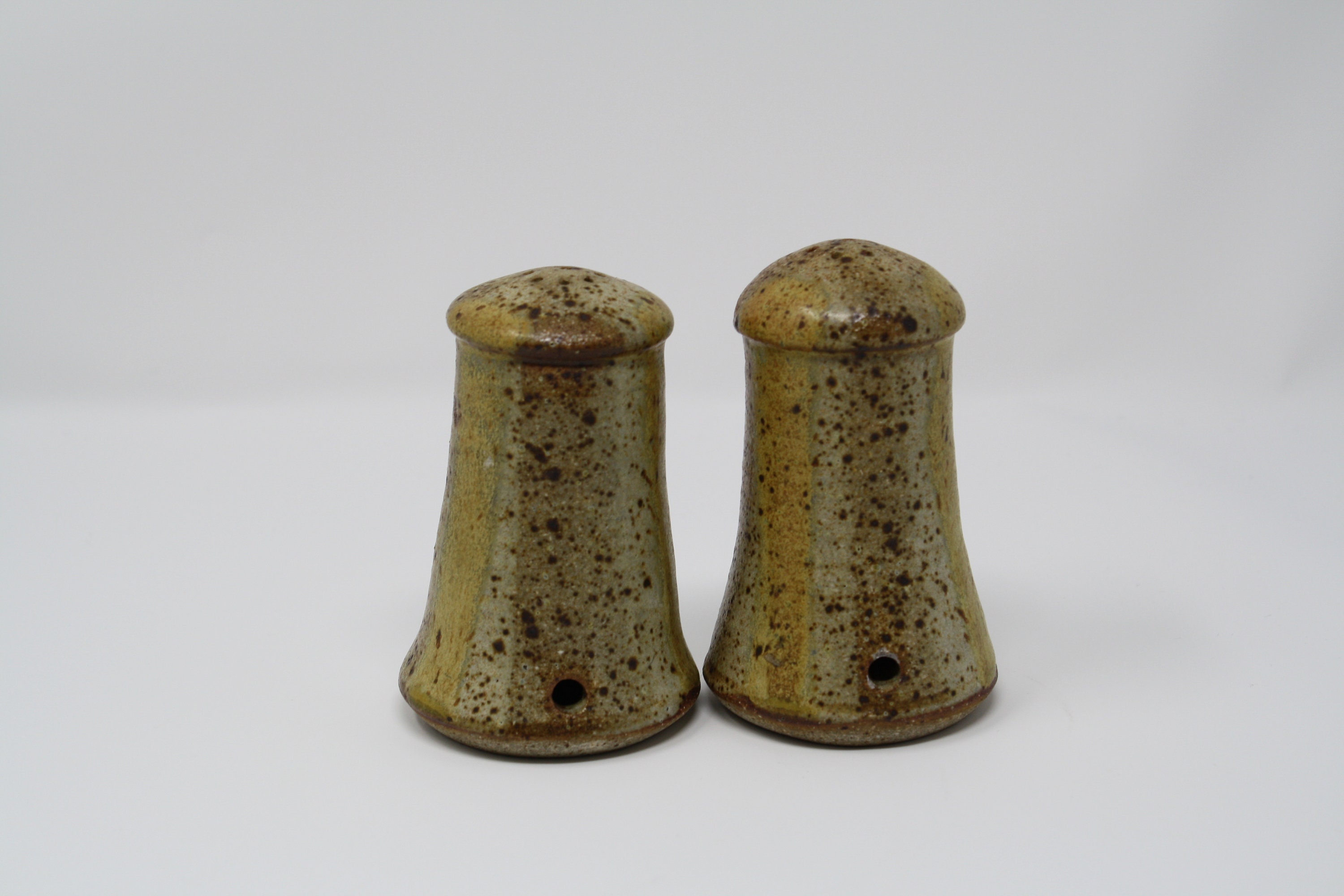 Dining & Serving Kitchen & Dining Salt & Pepper Shakers Stone like salt ...