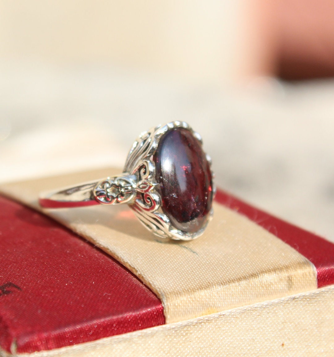 Beautiful Oval Design Handmade Ring Made 925 Silver Plated Material and ...