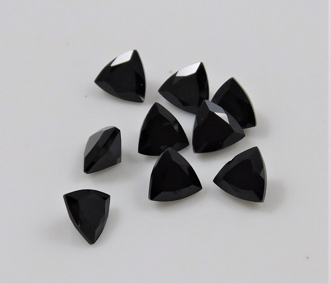 Natural Black Spinel Gemstone Trillion Shape. Size 4x4, 5x5, 6x6, 7x7 ...