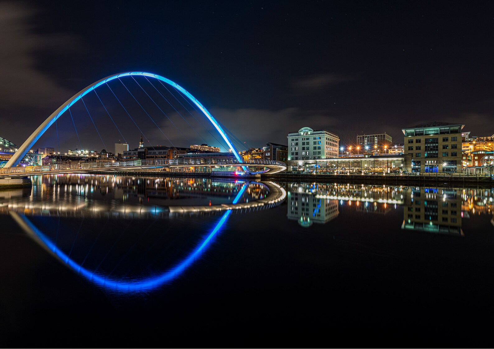 Gateshead Quay's and Millennium Bridge Gateshead Print, Spanning the ...
