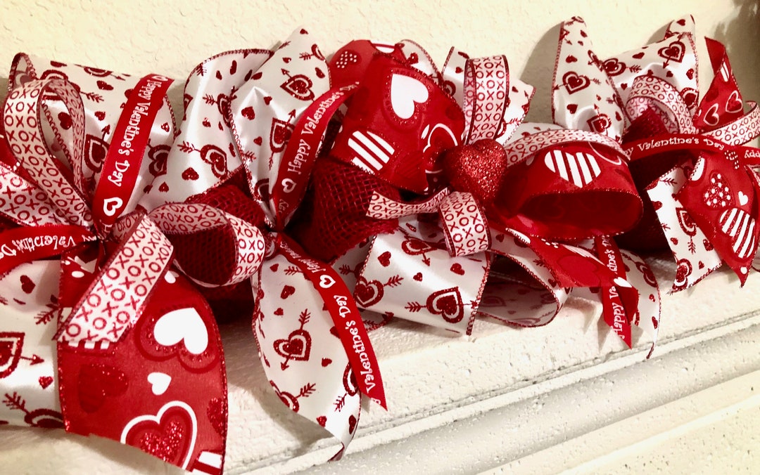 Red & White Valentine Garland: Sparkly Bow Decor - Etsy