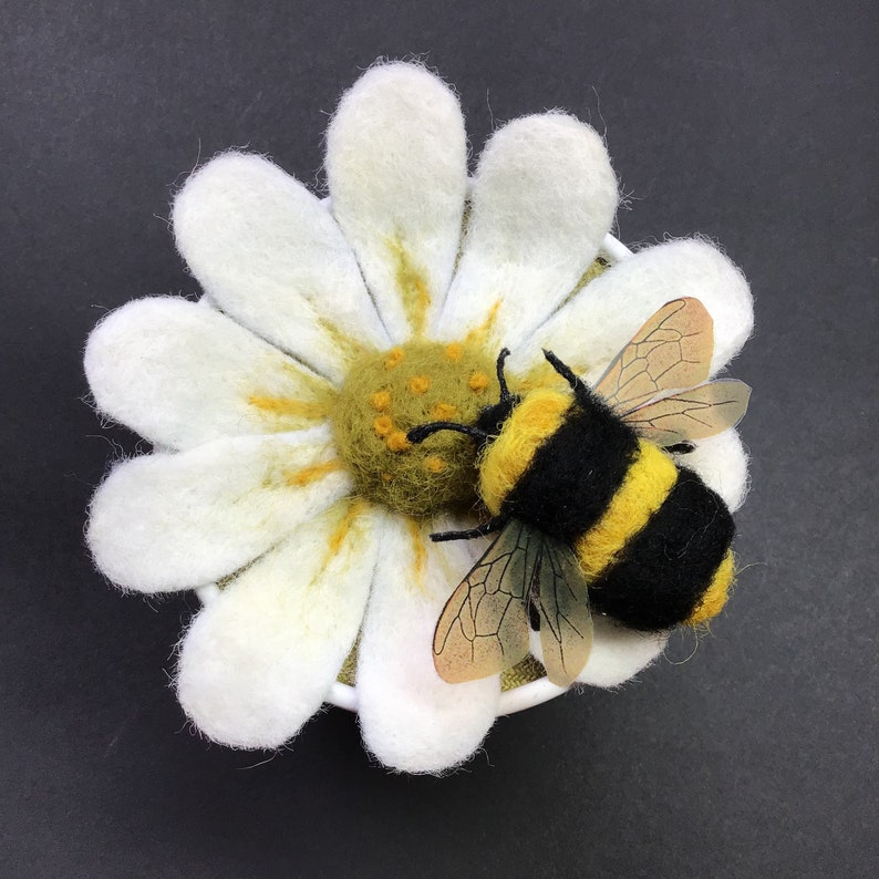 Needle Felting Bee and Flower Box Kit & Brooch Makes 2 Boxes - Etsy