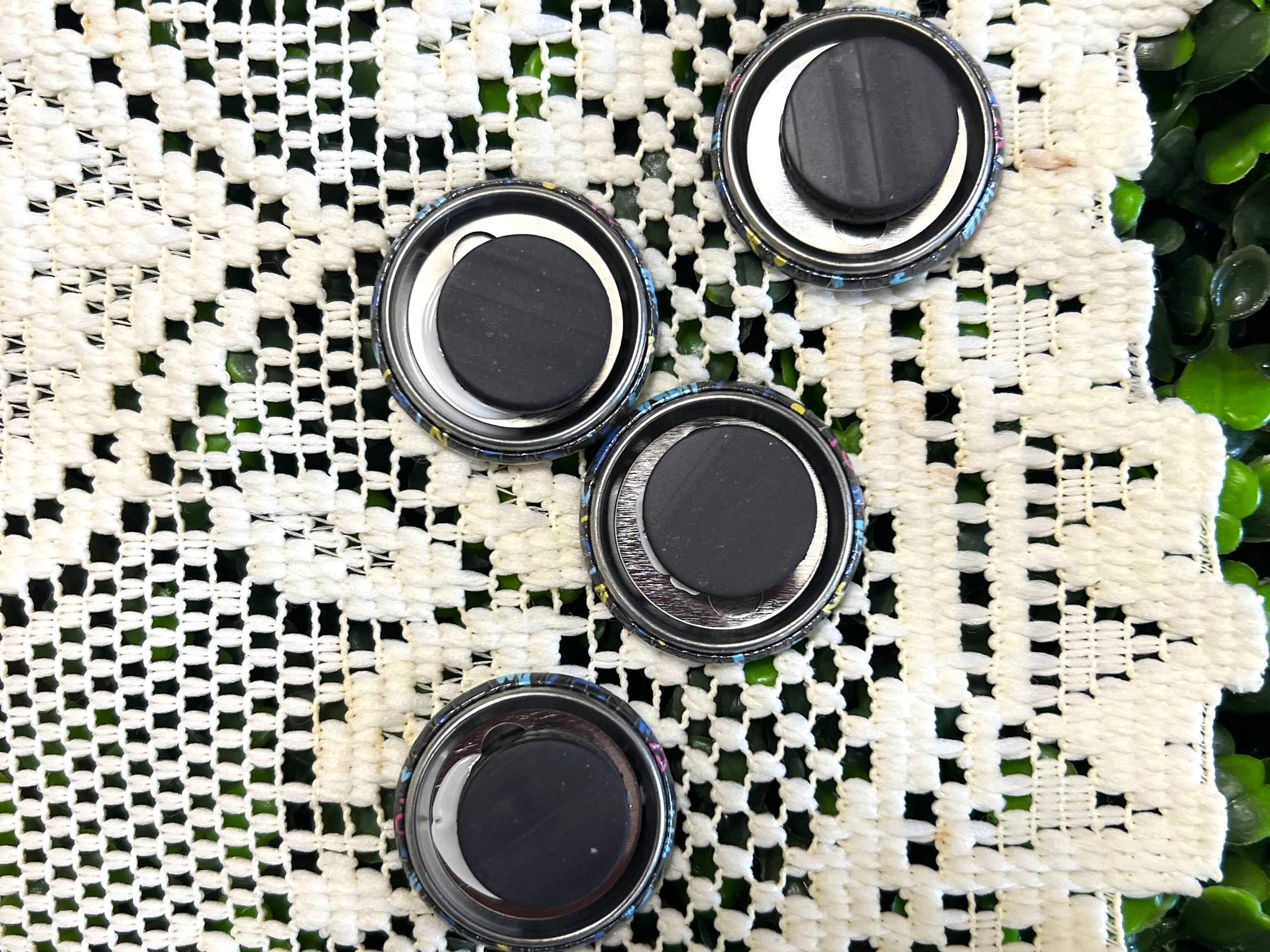 Five Night's at Freddy's Security Breach Magnet Set Glamrock Security ...