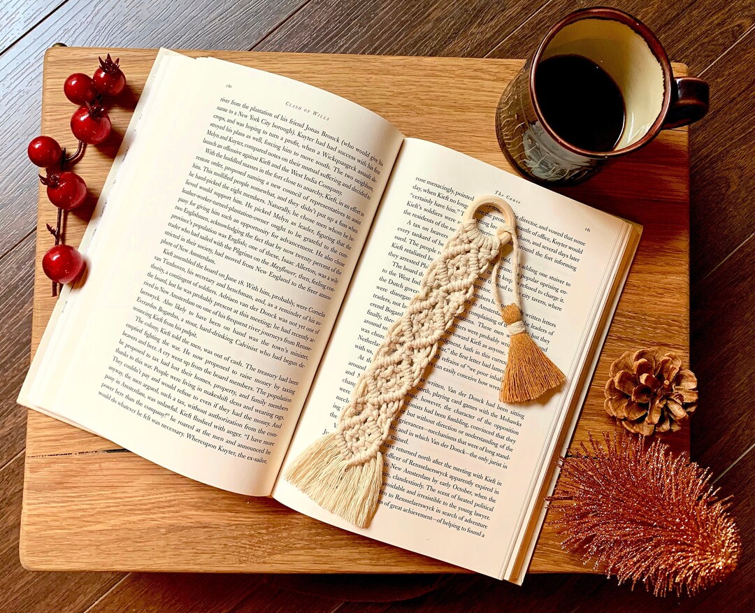 Macrame Bookmark / Macrame / Bookmark / Reader Gift / Boho Gift ...