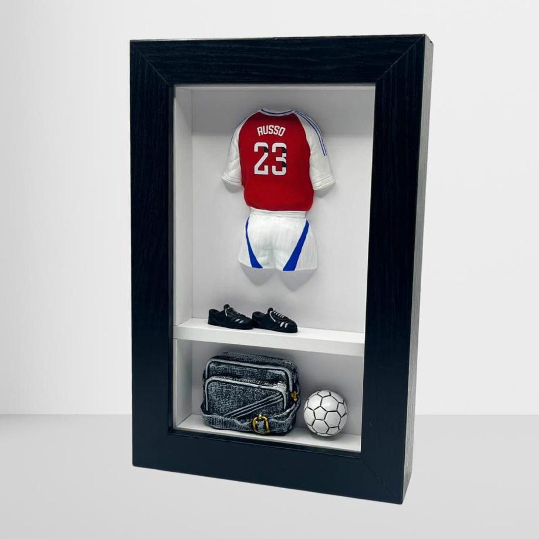 Russo - Football Legend Kitbox® - Etsy