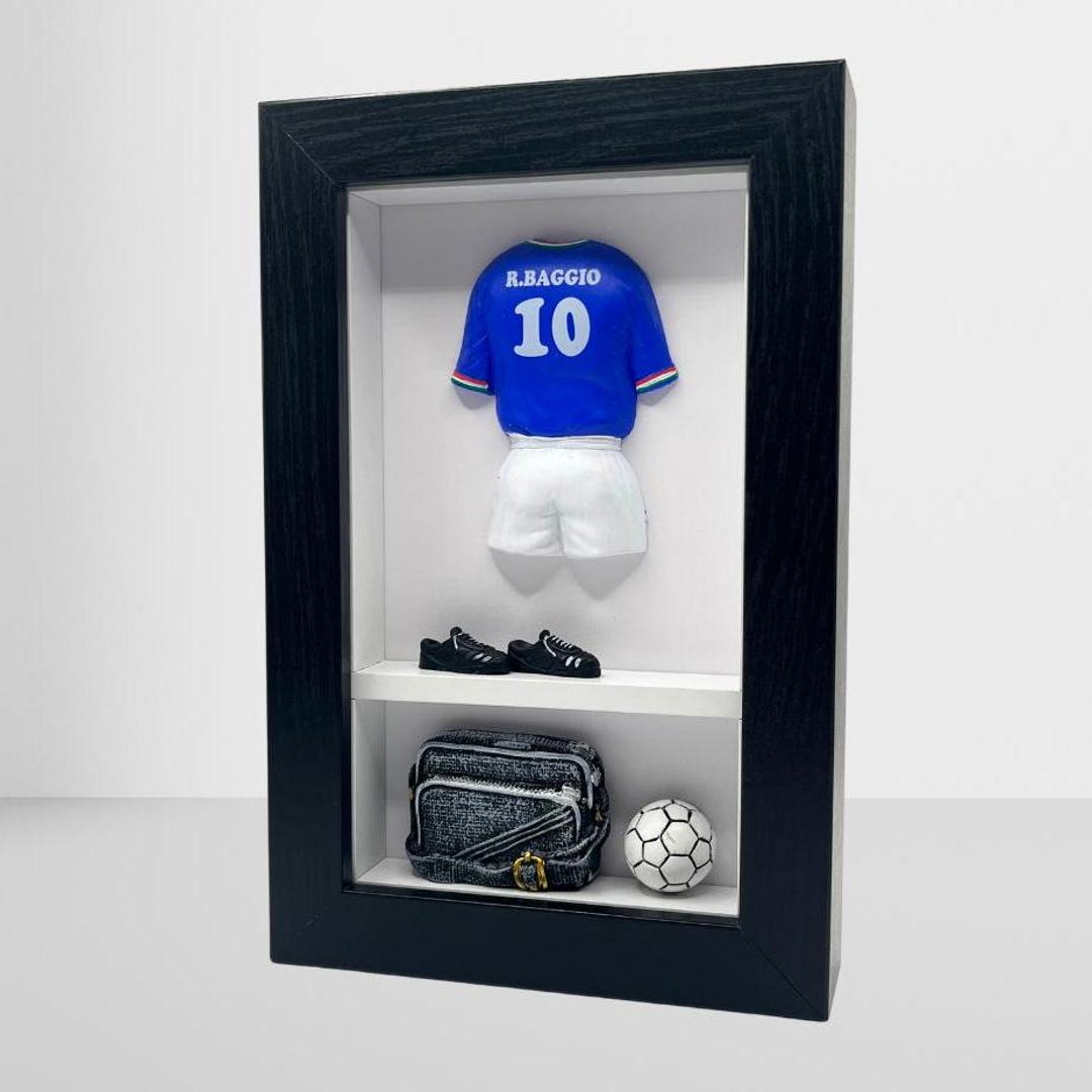 R Baggio - Football Legend Kitbox® - Etsy