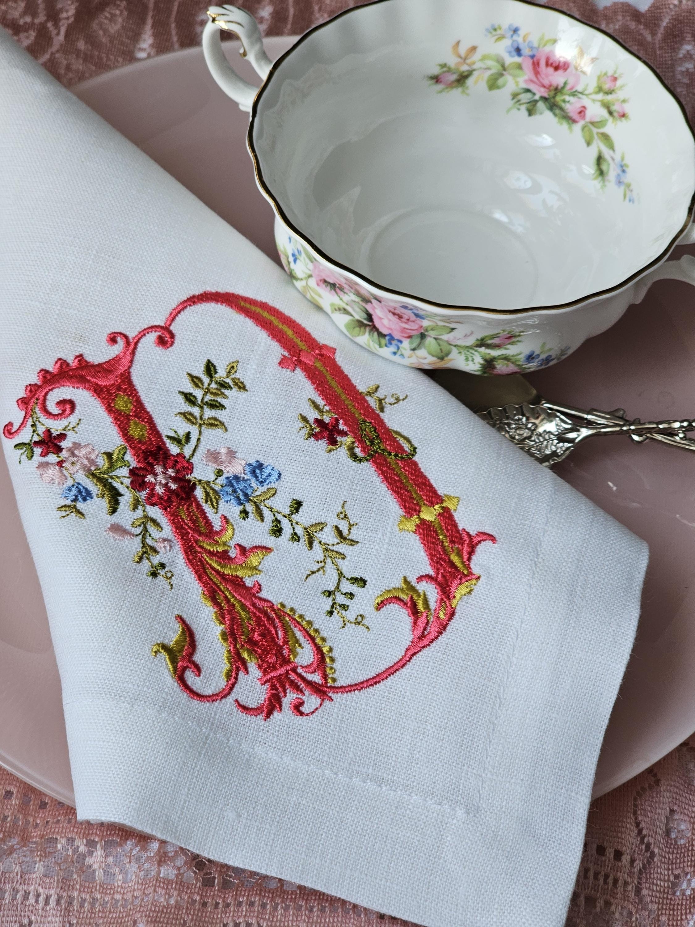 Embroidered Linen Napkin: Personalized Monogram, Wedding Decor - Etsy