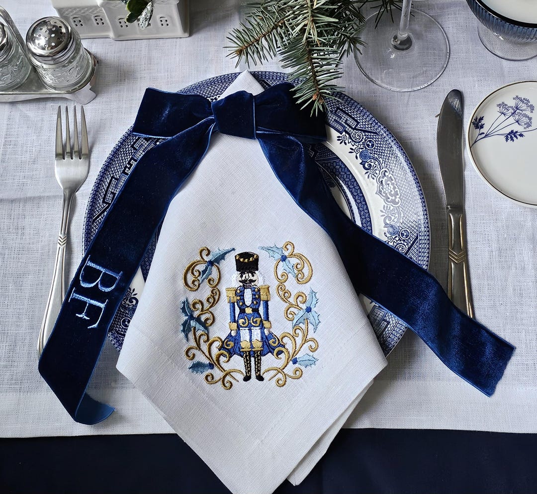 Embroidered Nutcracker Linen Napkin: Monogrammed Christmas Table ...