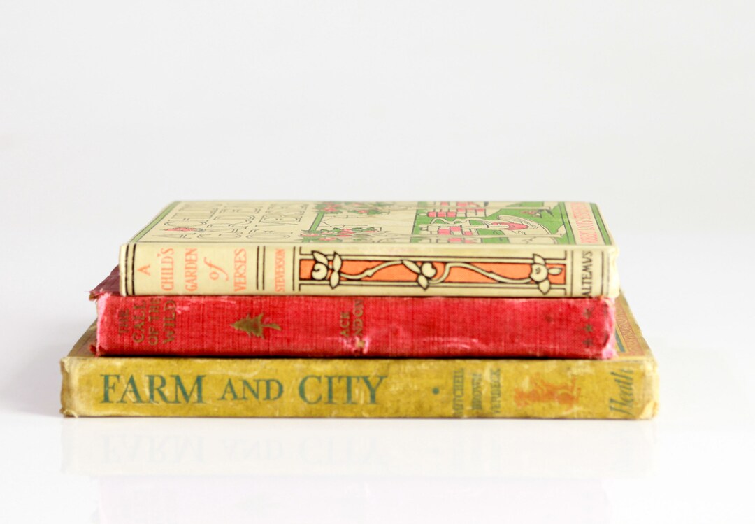 Real Authentic Books for Decoration - Vintage Teacher's Deluxe Edition ...