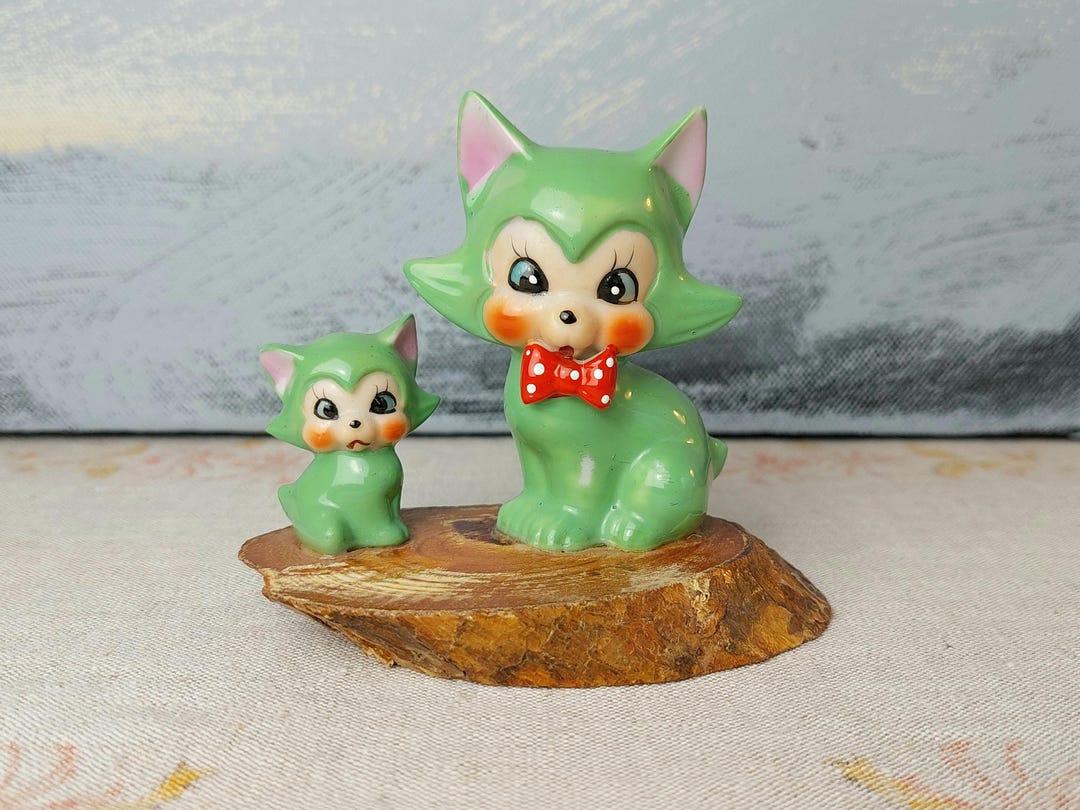 Small Japan Cat Figurine, Green Ceramic Cats, MCM Kitsch Figurine, Bow ...