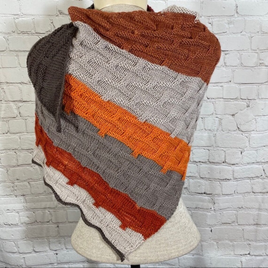 Heavy Metal Shawl Knitted - Etsy.de