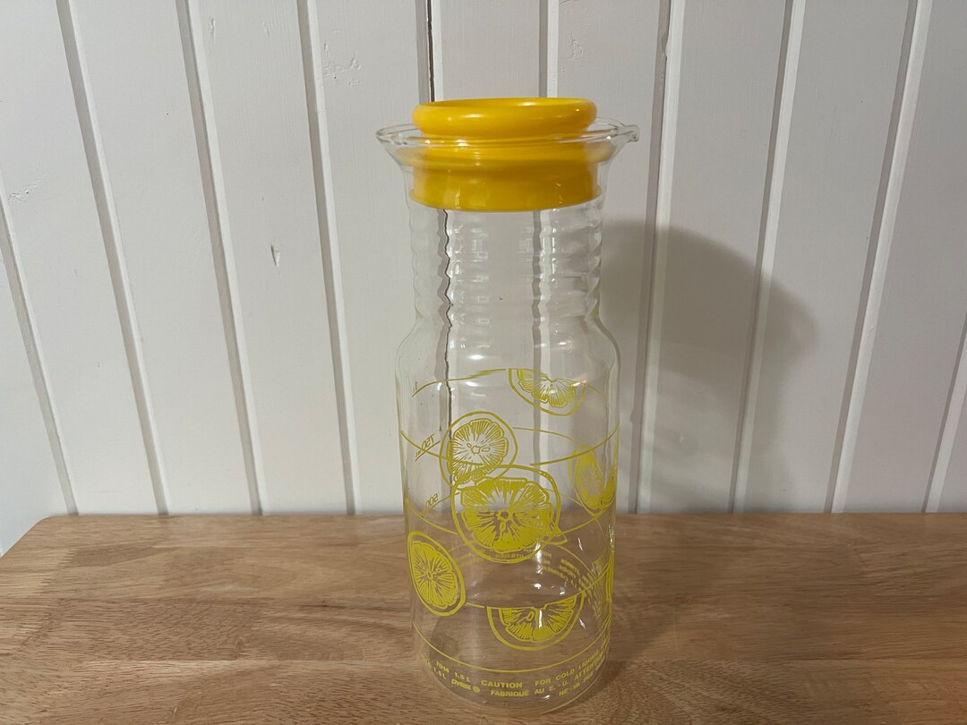 Pyrex, Yellow Glass Juice Jug, 1L With Rubber Lid - Etsy
