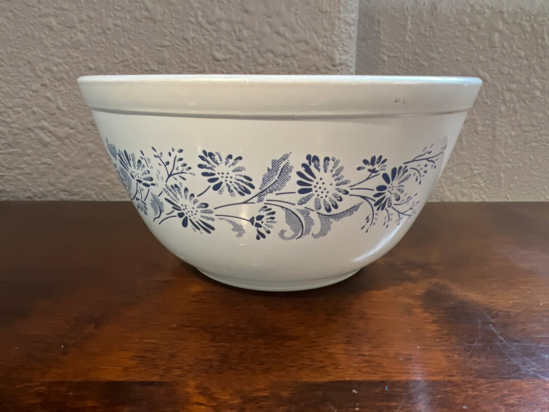 Pyrex, 402, Colonial Mist Nesting Bowl - Etsy