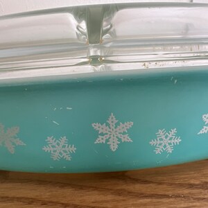Pyrex, Turquoise Snowflake, Divided Dish With Lid, 1 1/2 QT - Etsy