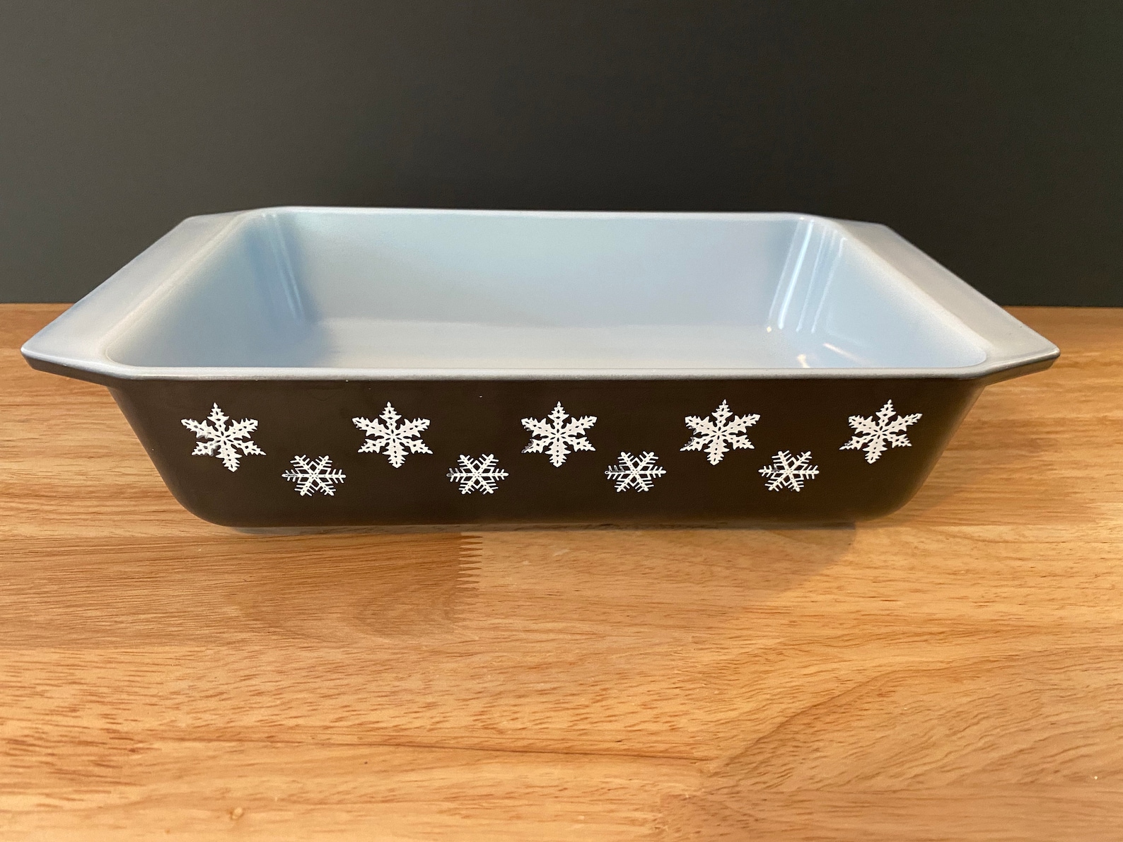 Pyrex 575 Black Snowflake 2QT Casserole Baking Dish. no | Etsy