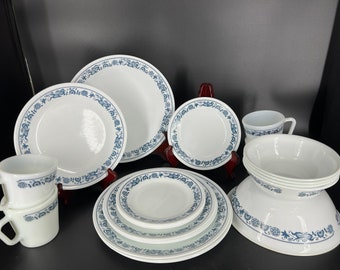 14 Piece Vintage Corelle Old Town Blue Onion Hook Handle Cups & Saucers ...