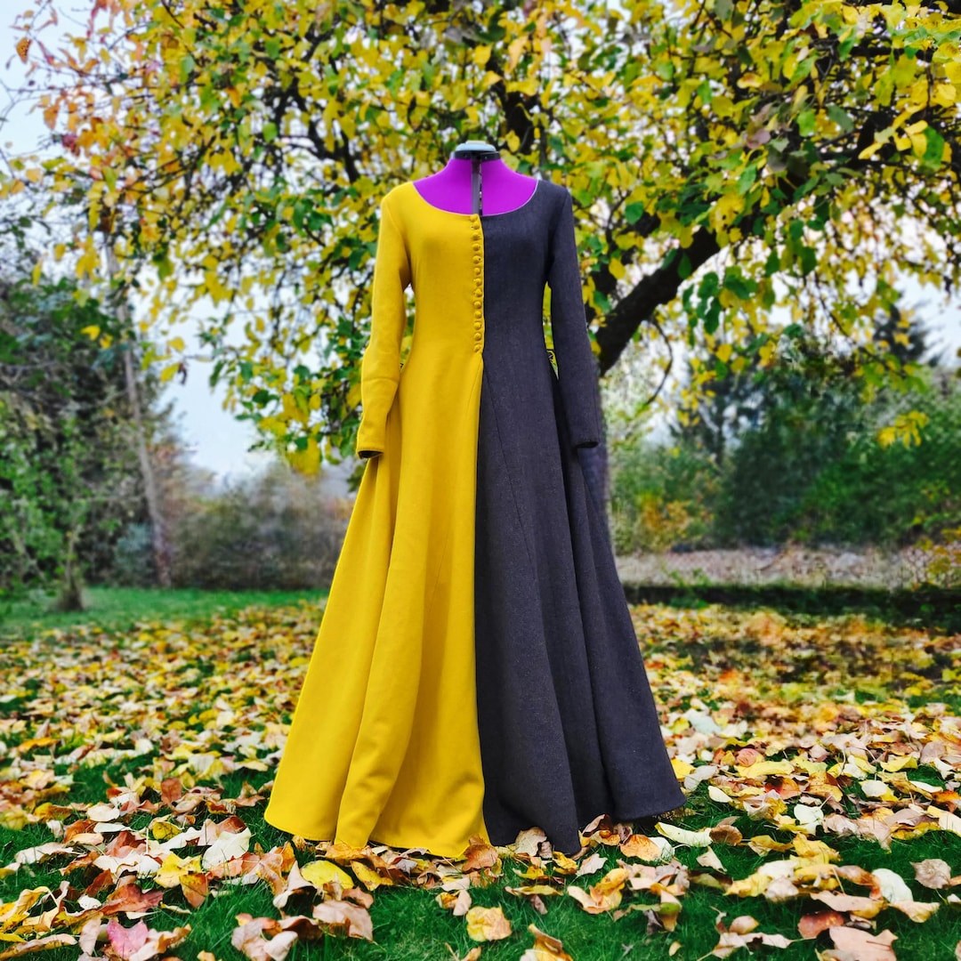 14th Century Medieval Woolen Mi-parti Dress - Etsy