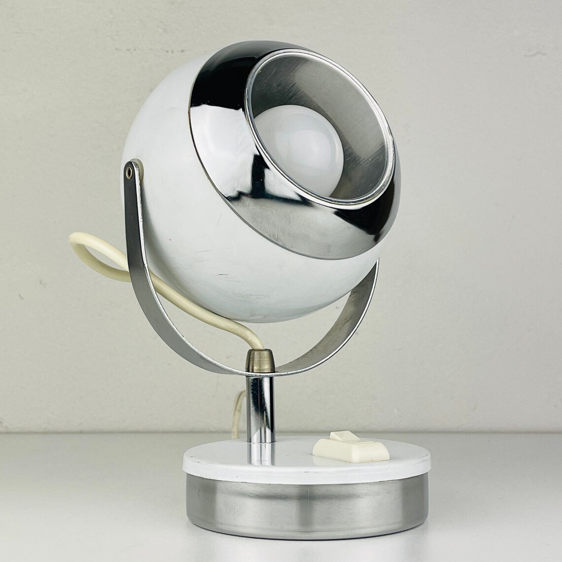 Mid-century White Desk Lamp Eyeball Italy 60s Retro Lighting - Etsy