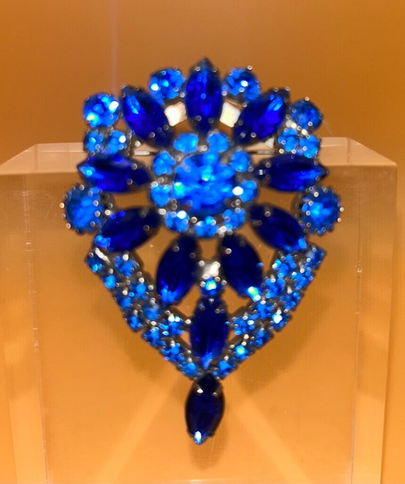 Blue rhinestone brooch, royal - Gem