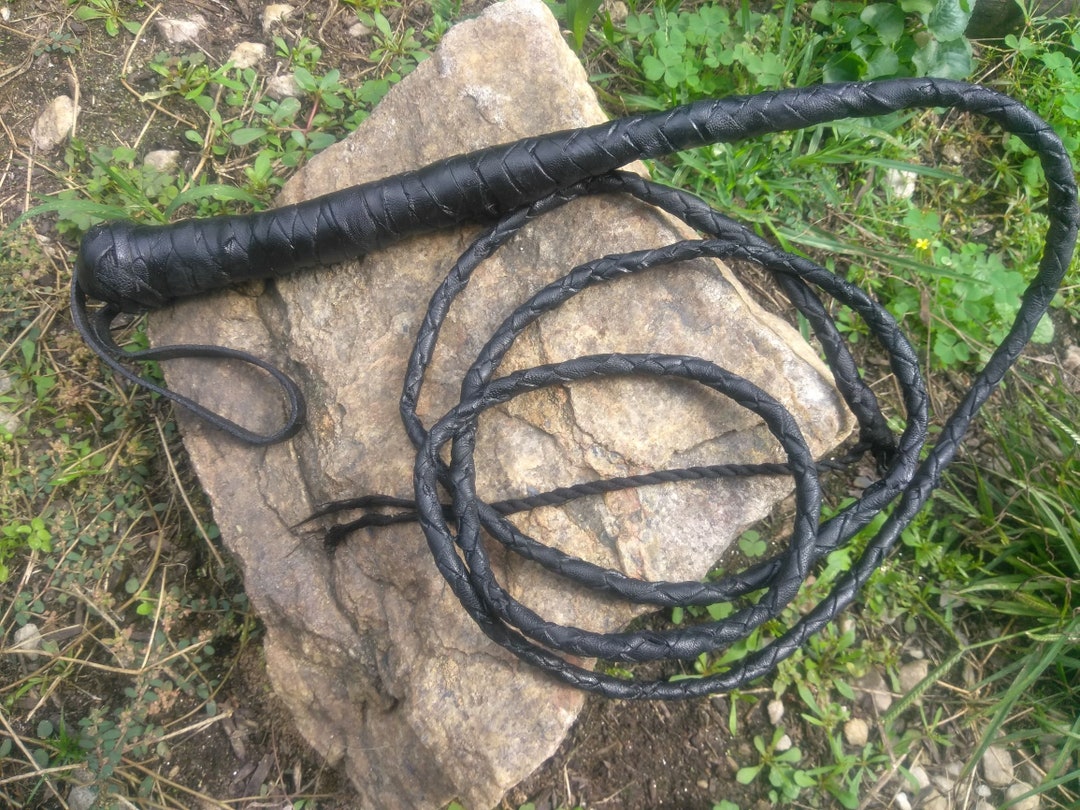 Black Bullwhip Handmade Leather 6ft. 7ft. Bullwhip. Be Like Indiana ...