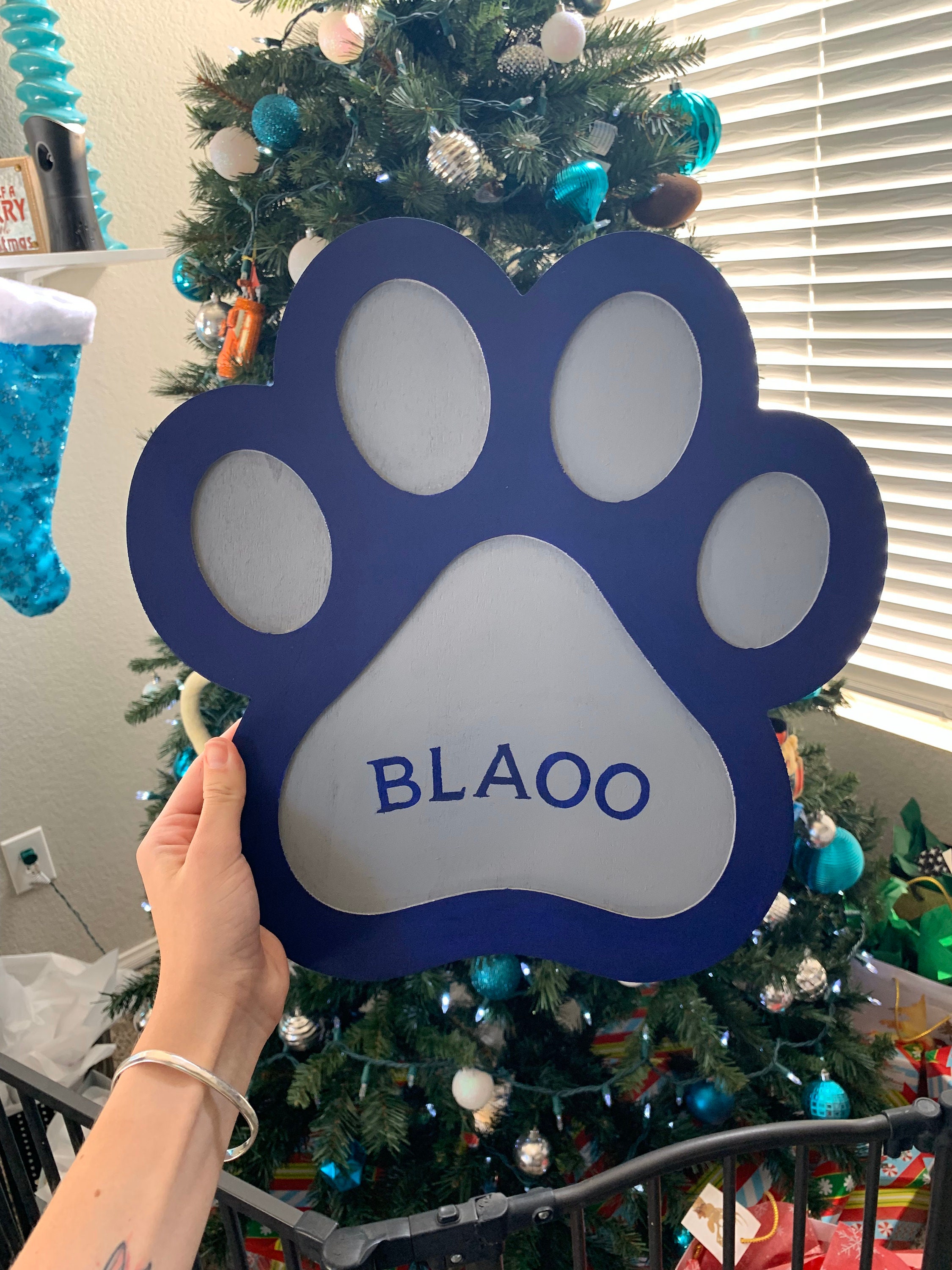 Customizable Wooden Paw print sign - Etsy.de