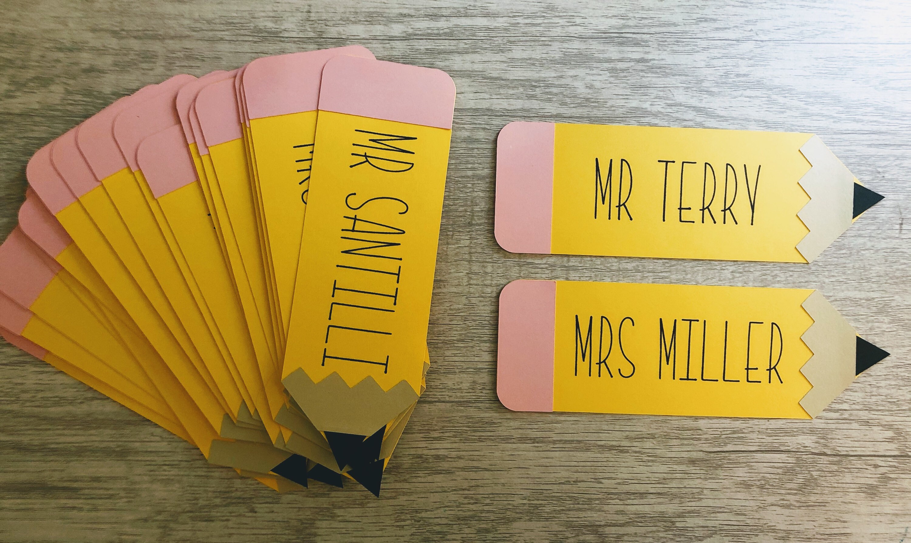 Teacher Book Mark | Library Name Tag | Teachers School Bulletin Board ...
