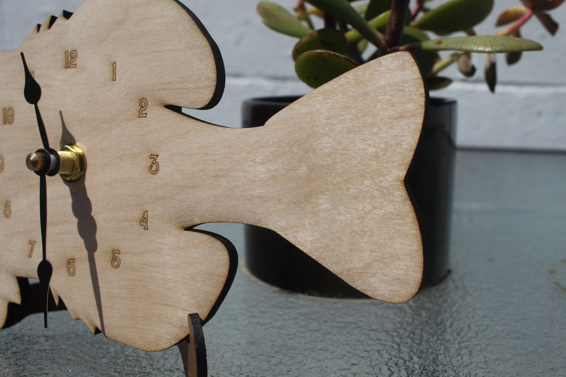 Crappie Clock-laser Cut Wooden Fish Clock-maple Wood Desk - Etsy