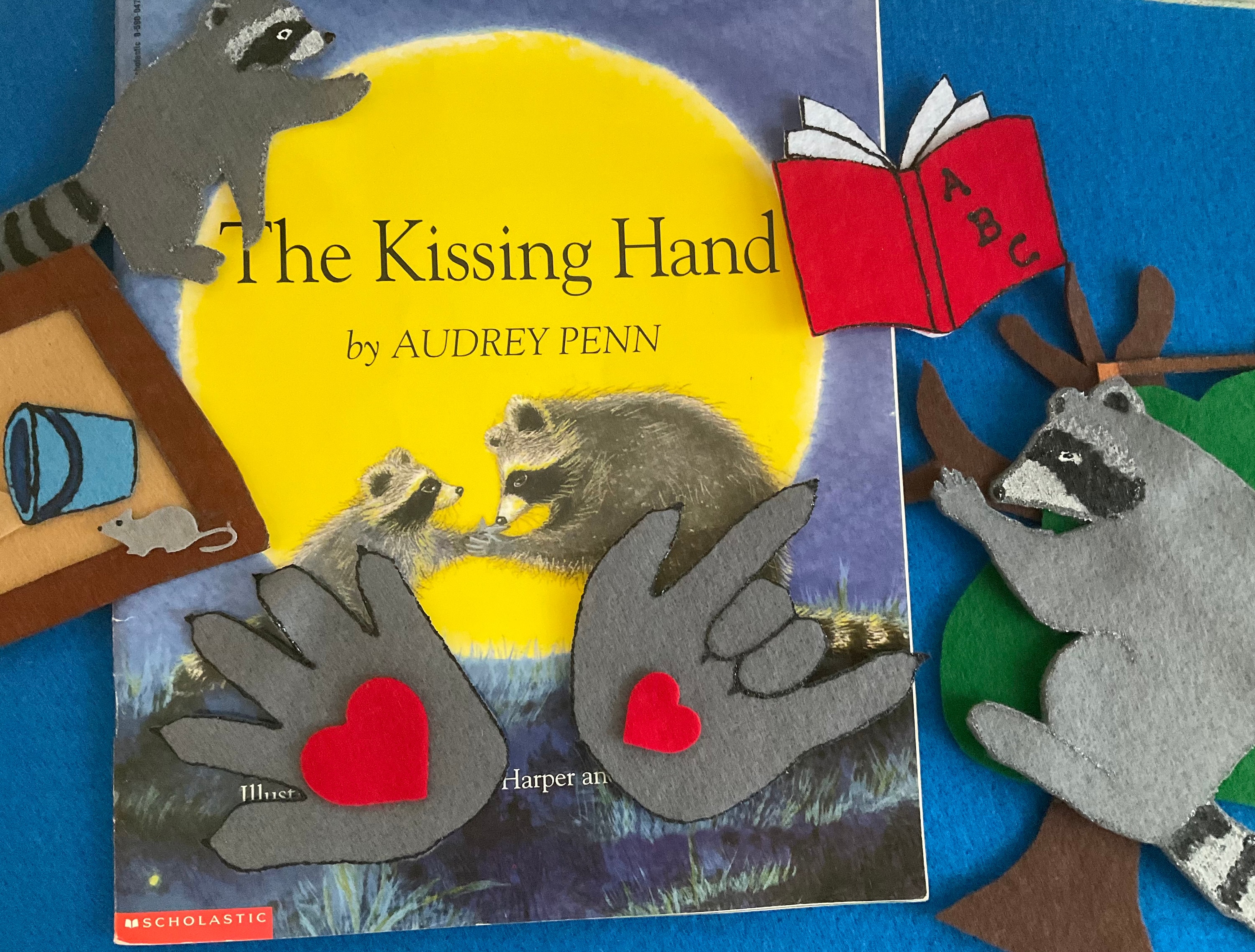 The Kissing Hand Felt Story Flannel Story - Etsy