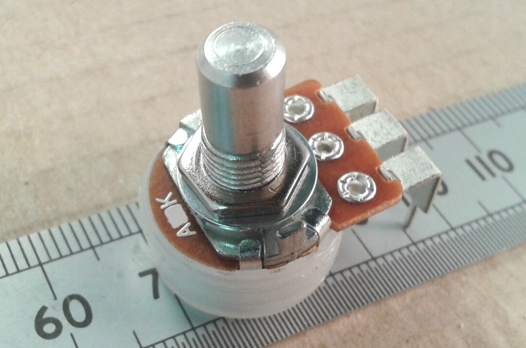 Logarithmic Track Potentiometer Control Vertical PCB Mount 6.3mm Round ...