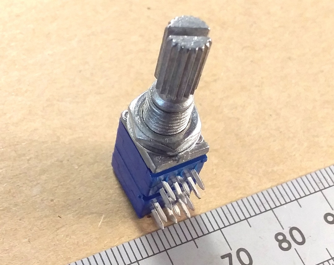 4-way Potentiometer Volume Control Quad Gang 9mm Body Logarithmic Track ...