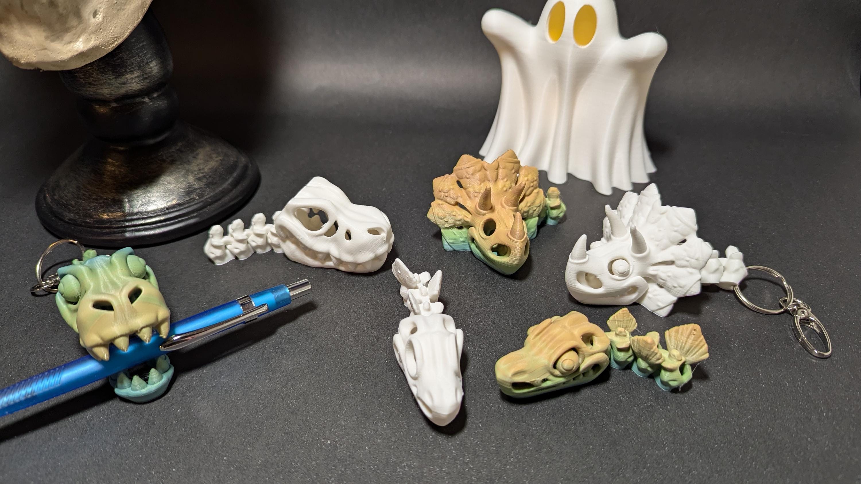 Dinosaur Skull Keychain: T-rex, Triceratops, Stegosaurus - 26+ Colors ...