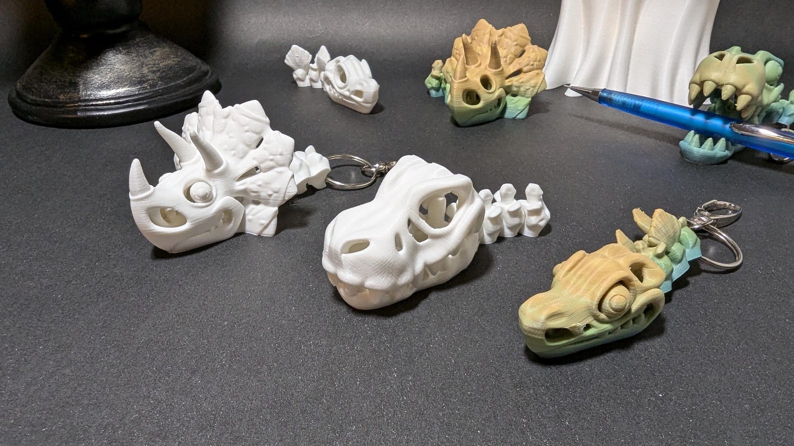 Dinosaur Skull Keychain: T-rex, Triceratops, Stegosaurus - 26+ Colors ...