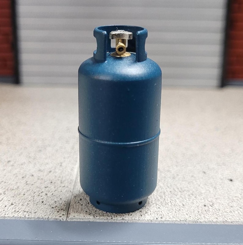 33lb Propane Tank 1:18/4 Inch Scale - Painted - Etsy