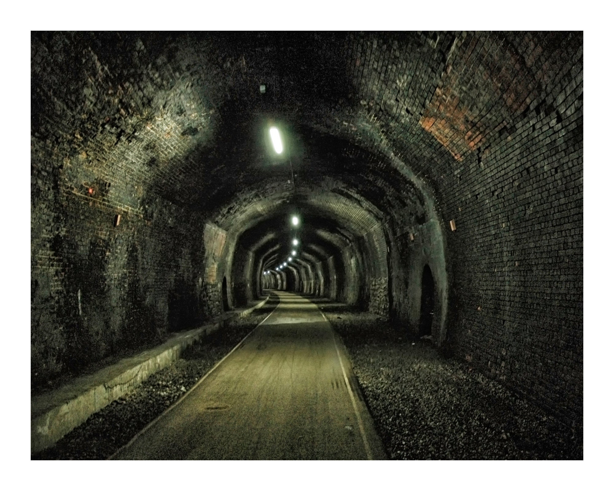 Cressbrook Tunnel, Peak District, stampa d'arte Derbyshire, poster ...