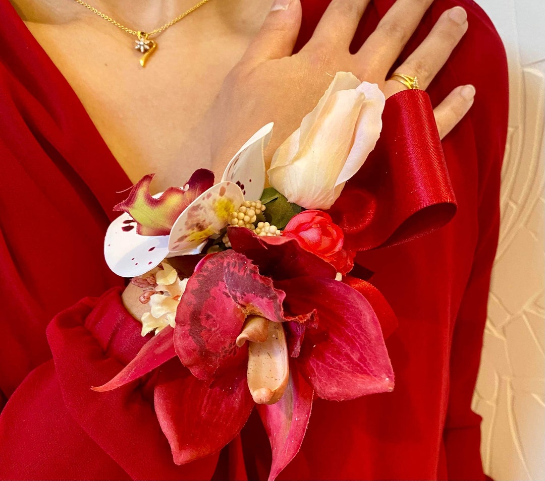 Grand Luxe Red Wrist Corsage PROM FORMAL WEDDING With Soft Pink Closed Rose, White and Red ...