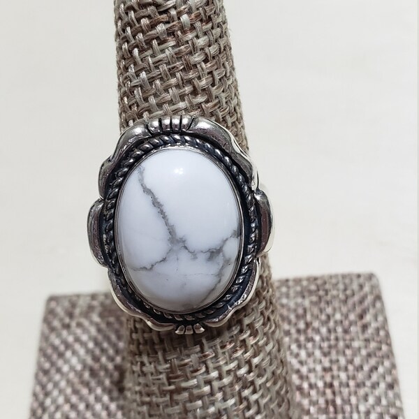 Howlite - Etsy