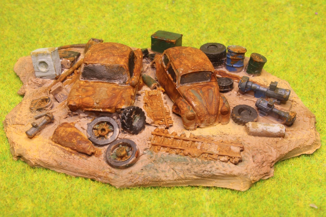 HO Scale 1:87 Miniature Scrapyard With 2 Cars – Resin Junkyard Scene ...