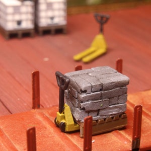 2 Pallet Lifts Ho-scale - Etsy