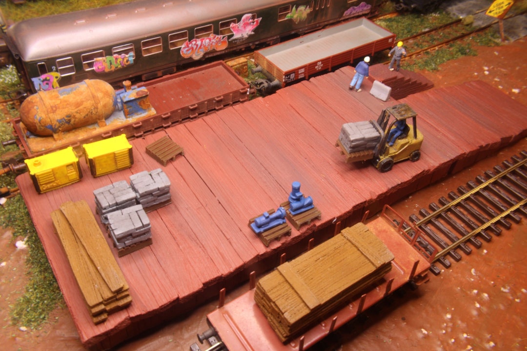 HO Scale Wooden Loading Dock With Ramp & Stairs | Resin Model Scenery ...