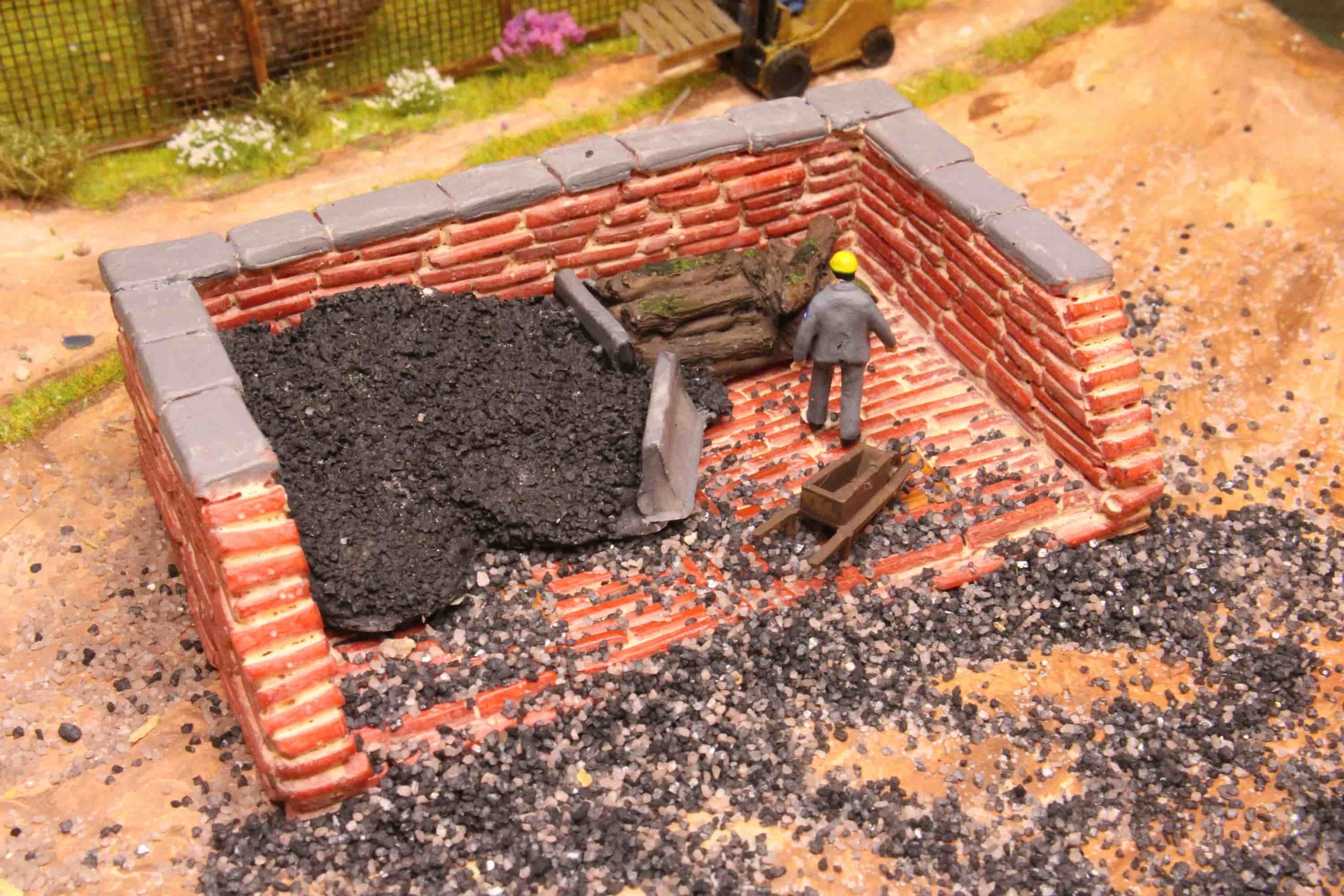 Miniature Toys Brickwork Coal and barrel storage HO scale Toys Toys ...