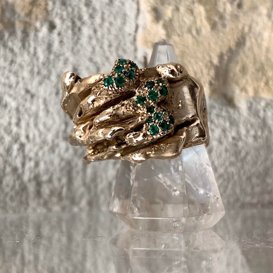 Radiant 18ct Gold and Emerald Ring ,versatile Elegance in Bronze Option ...
