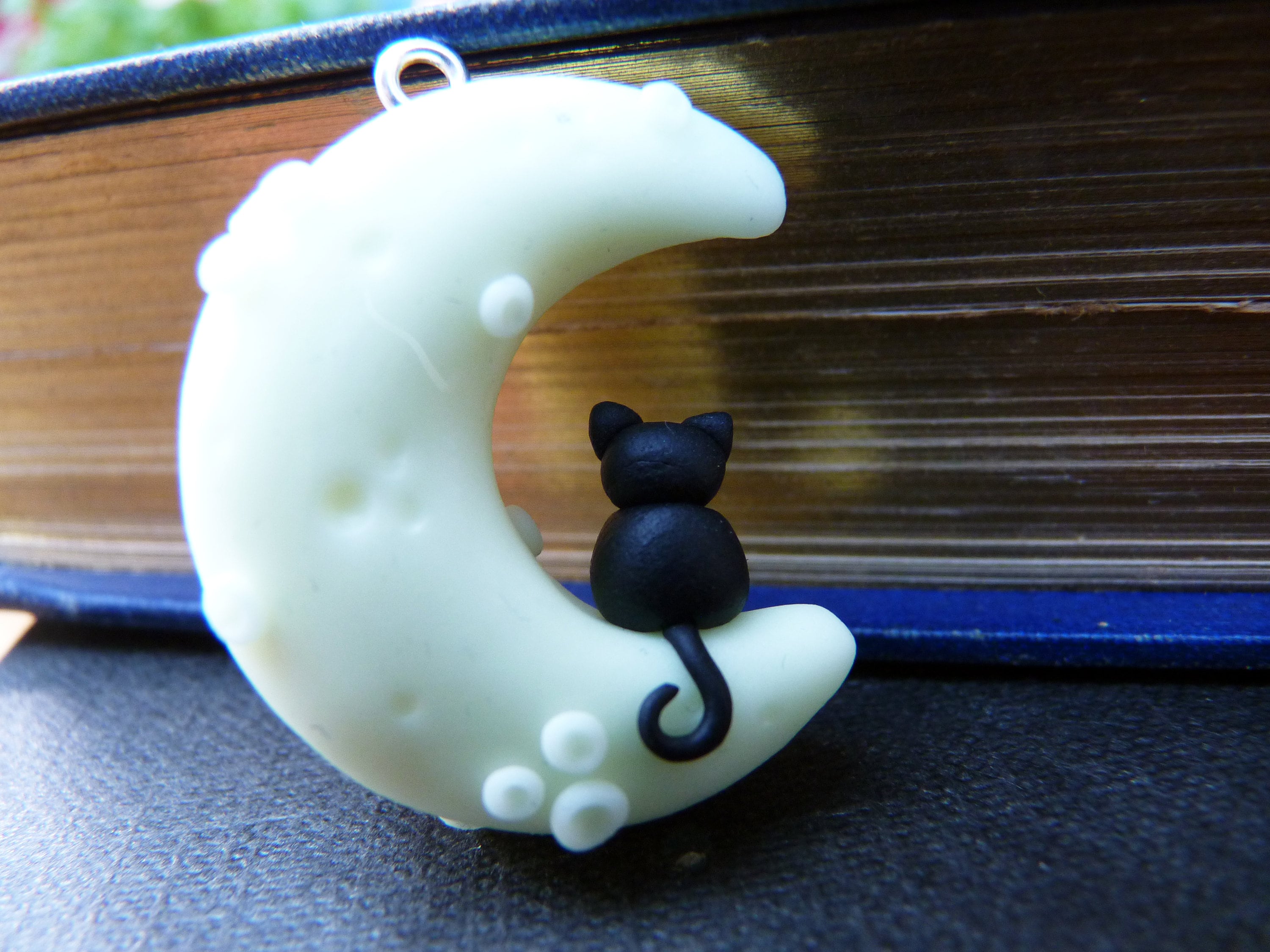 Dreamy Cat Moon Keyring Charm - Glow in the Dark Keychain - Etsy