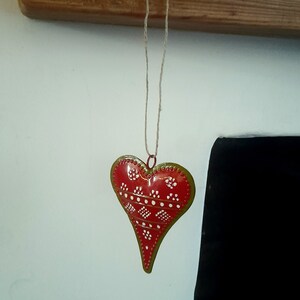 Red Metal Patterned Hanging Heart Decoration - Thehomeandheartsshop ...