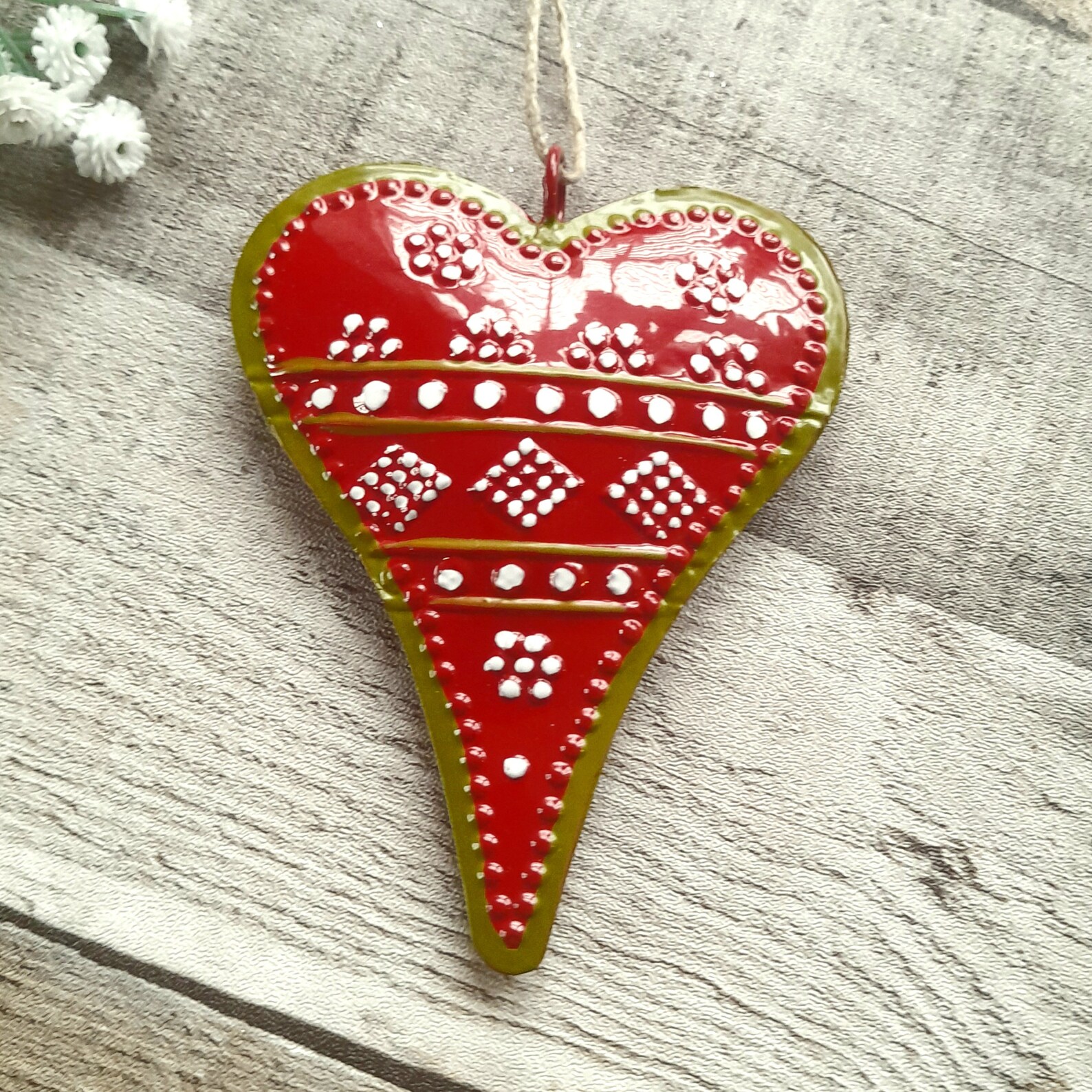 Red Metal Patterned Hanging Heart Decoration - Thehomeandheartsshop ...